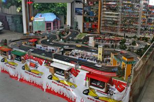 Farrout Slot Car Raceway - Farr Out Slot Car Racing