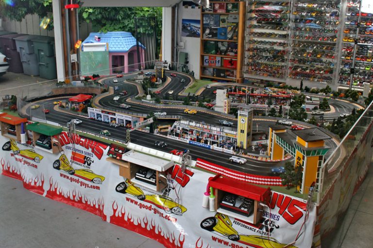 Farrout Slot Car Raceway - Farr Out Slot Car Racing