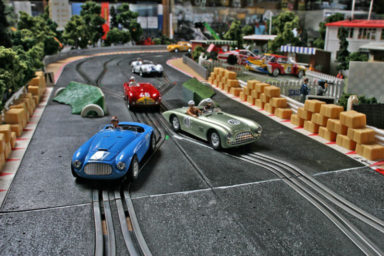Farrout Slot Car Raceway - Farr Out Slot Car Racing