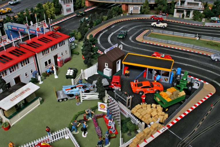 Farrout Slot Car Raceway - Farr Out Slot Car Racing