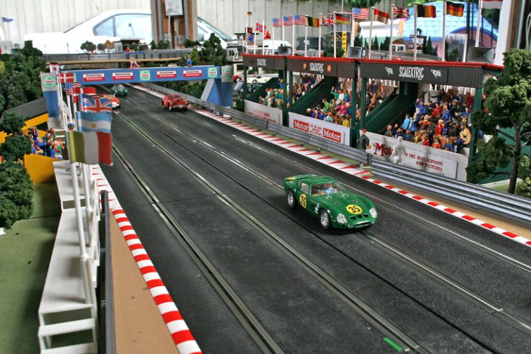 Farrout Slot Car Raceway - Farr Out Slot Car Racing