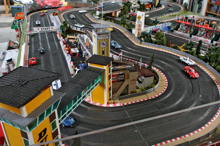 Farrout Slot Car Raceway - Farr Out Slot Car Racing
