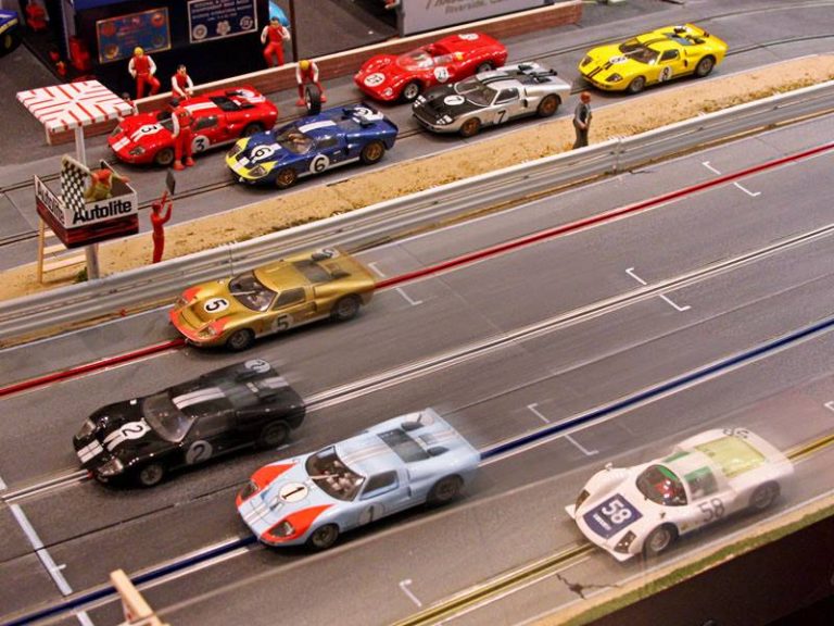 FarrOut Slot Car Club - Farr Out Slot Car Racing